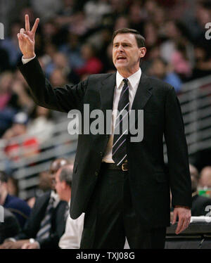 Indiana Pacers head coach Rick Carlisle () in the first half of an NBA ...