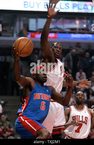 Chicago Bulls' Ronald Murray in the second half of an NBA basketball ...