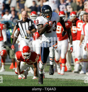 The Chicago Bears Devin Hester (23) breaks away from the Indianapolis ...
