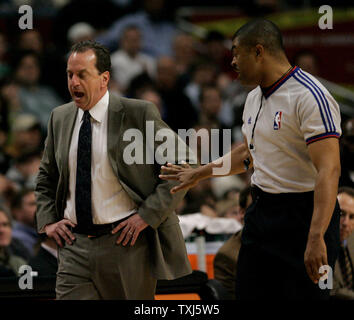 Chicago Bulls head coach Jim Boylen yells from the sidelines of regular ...