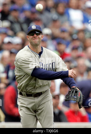 San Diego Padres' Kevin Kouzmanoff hits a grand slam off Cleveland ...