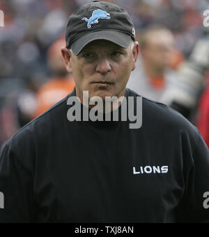 Detroit Lions coach Rod Marinelli watches the game during the closing ...