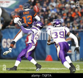 Minnesota Vikings cornerback Lito Sheppard goes through drills during ...