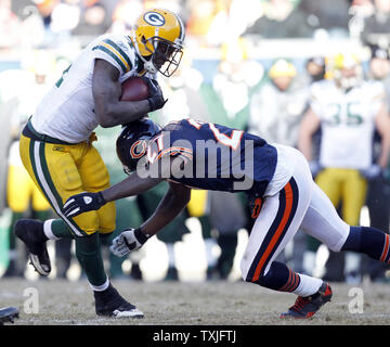 Chicago Bears safety Major Wright (27) stands on the field during the ...