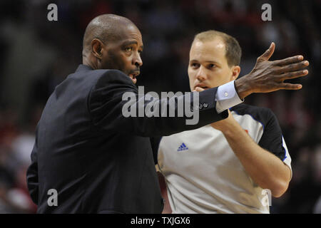 Referee John Goble during an NBA basketball game between the Golden ...