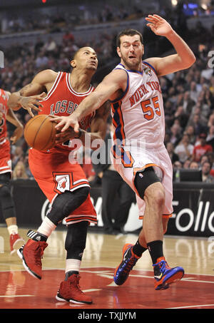 New York Knicks guard Josh Hart (3) jumps to block Golden State ...