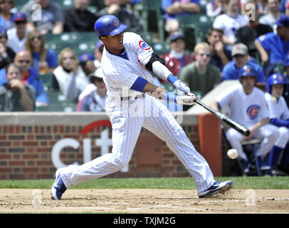 Chicago Cubs David DeJesus (9) during a game against the Cincinnati ...