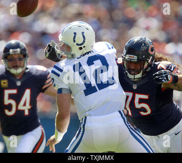 Chicago Bears defensive tackle Andrew Billings (97) looks onduring an ...