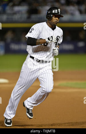 Chicago White Sox Dewayne Wise walks back to the dugout following an at ...
