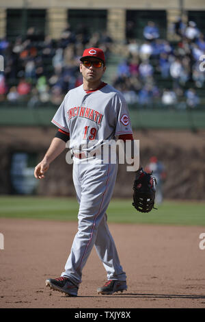 Cincinnati Reds' Joey Votto stands at first base during a baseball game ...