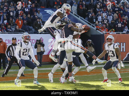 Chicago Bears wide receiver Kevin Shaa runs with the ball during an NFL ...