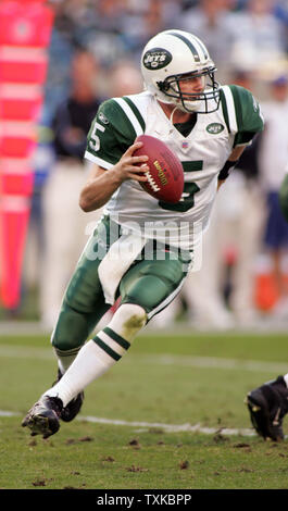 New York Jets quarterback Brooks Bollinger talks to San Diego Chargers ...