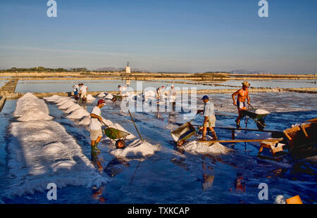 Salt mine, Mozia, Trapani, Sicily, Italy Stock Photo - Alamy