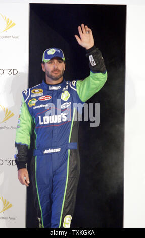 Sprint Cup driver Jimmie Johnson wins the 2009 Nascar Sprint Cup Series ...