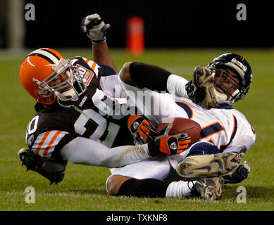 Cleveland Browns wide receiver Javon Wims (16) goes up for a pass as ...