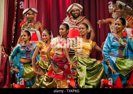 Sri Lankan traditional dance performance show Stock Photo: 139295651 ...