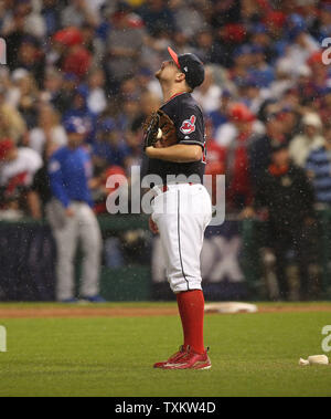 Cleveland Indians pitcher Bryan Shaw (27) leaves the game during an MLB ...
