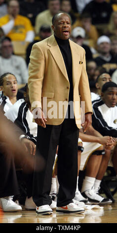 Oklahoma State Cowboys head coach Mike Gundy speaks during Big 12 ...