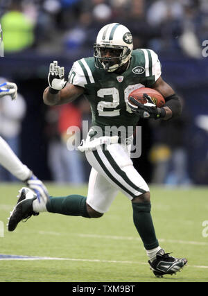New York Jets Thomas Jones (20) during an NFL football game against the ...
