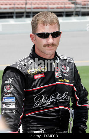 Kerry Earnhardt waits on pit road for his turn to qualify for the ...