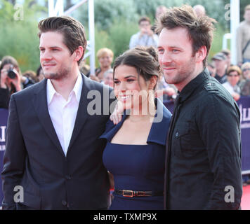 Actor Ryan O'Nan and actress America Ferrera attending the photocall of ...