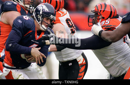 Cincinnati Bengals defensive tackle Jay Tufele walks off the field ...