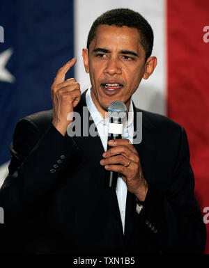 President Barack Obama speaks at a fundraising event for Senate ...