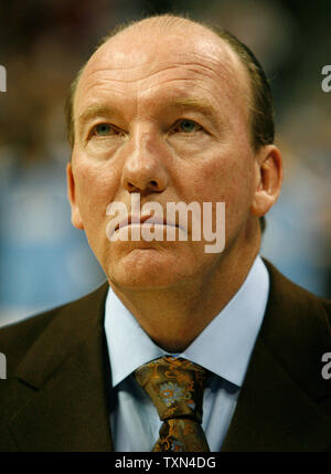 Los Angeles Clippers head coach Tyronn Lue gestures to players during ...