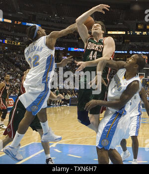 Denver Nuggets forward Renaldo Balkman warms up before facing the Utah ...