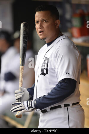 Detroit Tigers' Miguel Cabrera prepares to bat during a baseball game ...