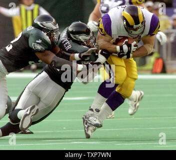 Philadelphia Eagles' Jeremiah Trotter Jr. in action during an NFL ...