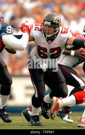 Atlanta Falcons' Todd McClure (62) takes the field before an NFL ...