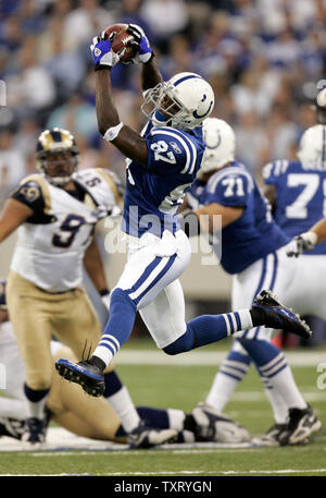 Indianapolis Colts wide receiver Reggie Wayne (87) takes a break during ...