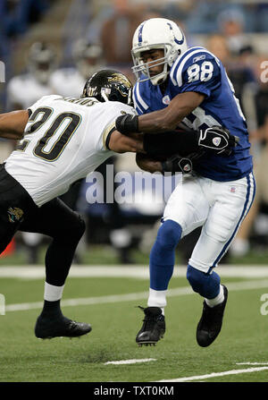 Indianapolis Colts wide receiver Marvin Harrison warms up before Super ...