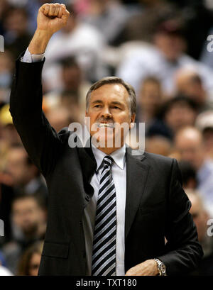 Phoenix Suns head coach Mike Budenholzer in action during the second ...