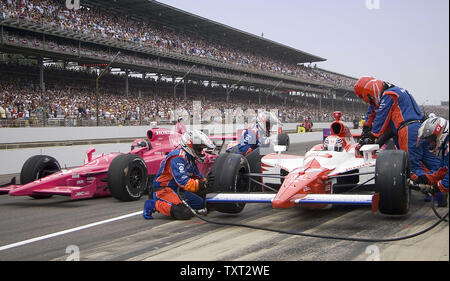 INDIANAPOLIS, IN - MAY 24: Alex Palou (10) DHL Chip Ganassi Honda races ...