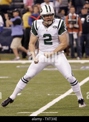New York Jets kicker Nick Folk (6) kicks a field goal as Pittsburgh ...