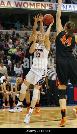 Oregon State's Ruth Hamblin in action against Washington in an NCAA ...