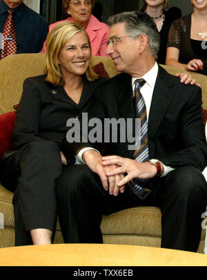 California State Treasure and Democratic candidate for Governor Phil ...