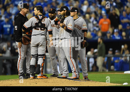 Kansas City Royals starter Bruce Chen pitches to New York Yankees ...