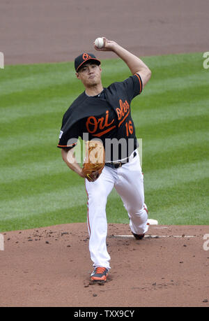 Baltimore Orioles starting pitcher Wei-Yin Chen, of Taiwan, throws ...