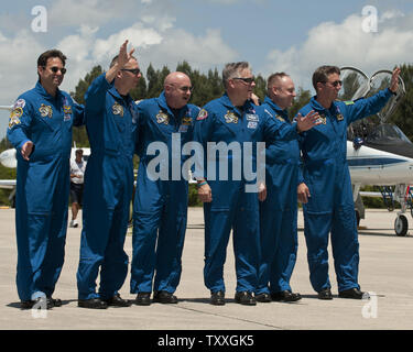 The Space Shuttle arrived at the Johnson Space Center in Houston ...