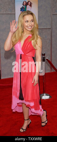 Ice Princess (Premiere) Hayden Panettiere 03-13-2005 / El Capitan ...