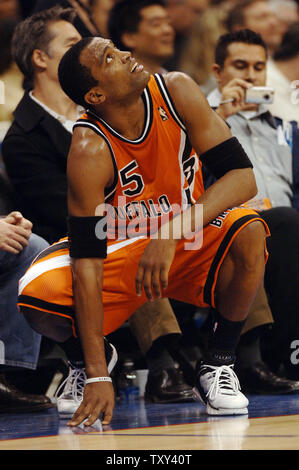 Los Angeles Clippers guard Cuttino Mobley (5) makes a move with the ...
