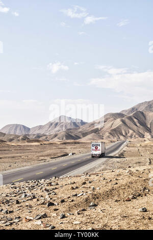 Huarney, Peru. 6th May, 2011. Panamerican Highway crossing Peruvian ...