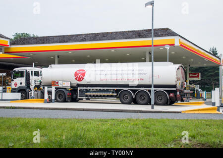 Fuel and flammable liquid tanker truck Stock Photo: 54823013 - Alamy