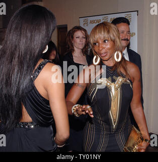 Singer Le Toya Luckett arrives for the 20th Anniversary ASCAP Rhythm ...