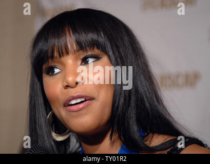 Singer Le Toya Luckett arrives for the 20th Anniversary ASCAP Rhythm ...