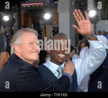 Tyrese and Jon Voight Premiere of 'Transformers' held at the Mann ...