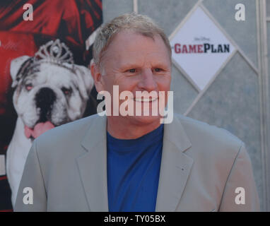 Gordon Clapp, a cast member in the motion picture sport comedy "The ...